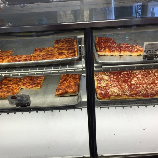 DiCamillo Bakery - LaSalle - 4 tips