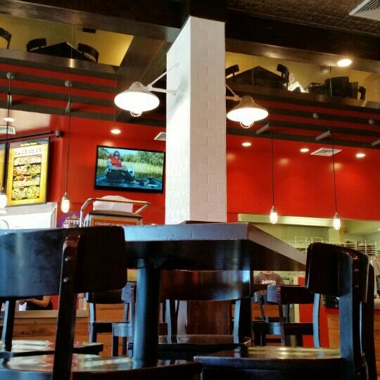 Johnny's Pizza House - Covington, LA