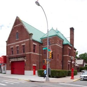 FDNY Engine 305/Ladder 151 - 111-02 Queens Blvd