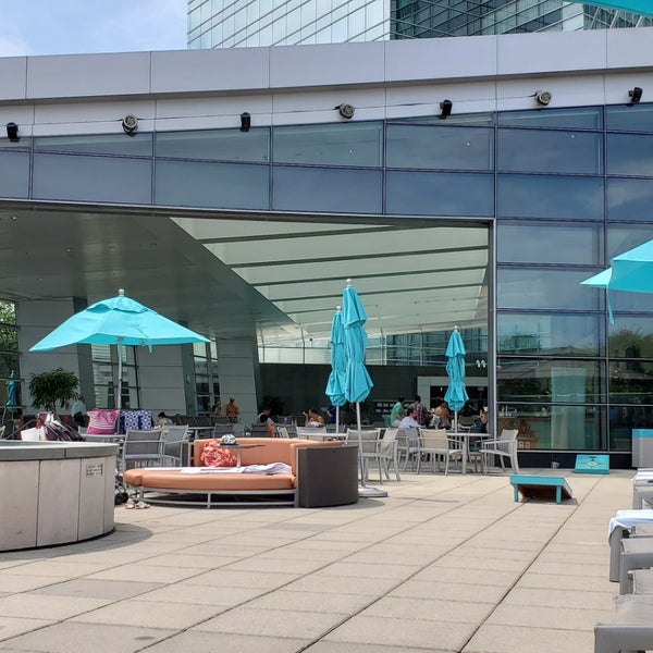 Mohegan Sun Pool - 1 Mohegan Sun Blvd