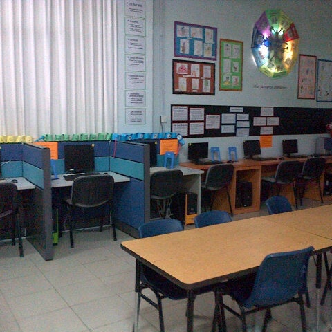 Library Sekolah Global Indo Asia (SGIA) - Batam, Riau