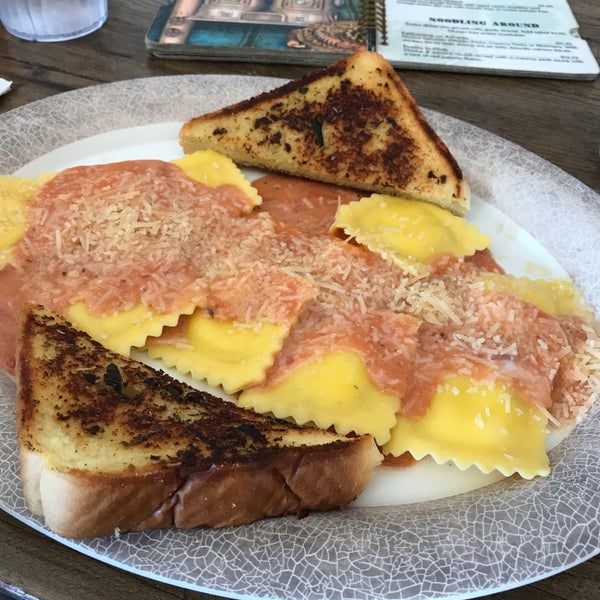 Steampunk Cafe & Grill - Café in Tehachapi