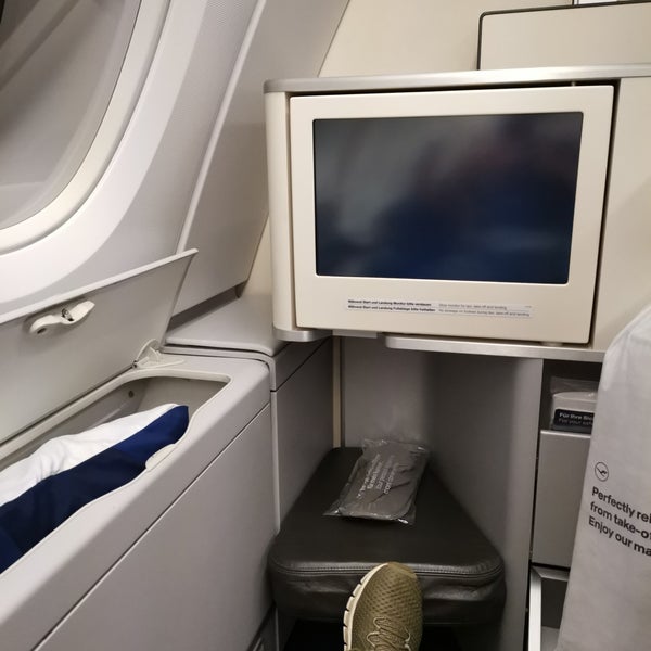 Photos at Lufthansa Flight LH 779 - Plane in Singapore