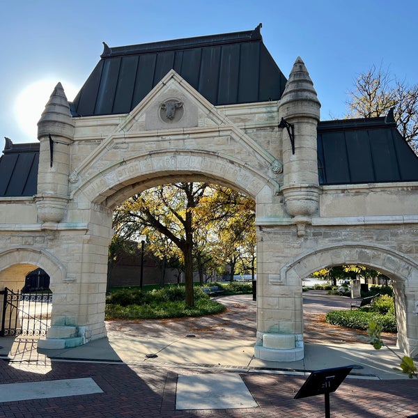 Union Stock Yard Gate - Back of the Yards - 9 tips from 223 visitors