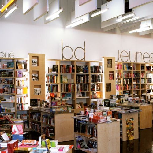 Le Merle Moqueur - Bookstore in Paris