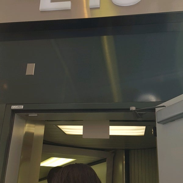 Gate E13 - 1 tip from 1215 visitors