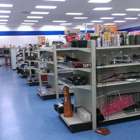 Photos at Goodwill Almaden Expressway - South San Jose - 4 tips