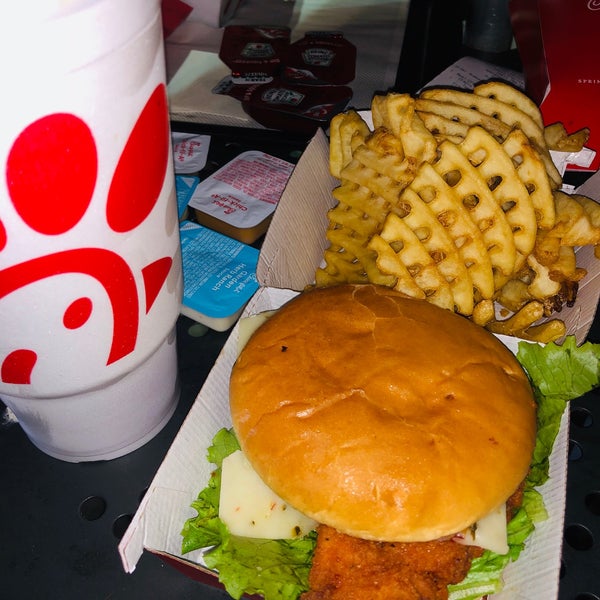 Chick-fil-A - Fast Food Restaurant in Newhall