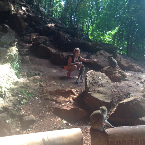 Monkey Cave (Suwan Kuha Temple)