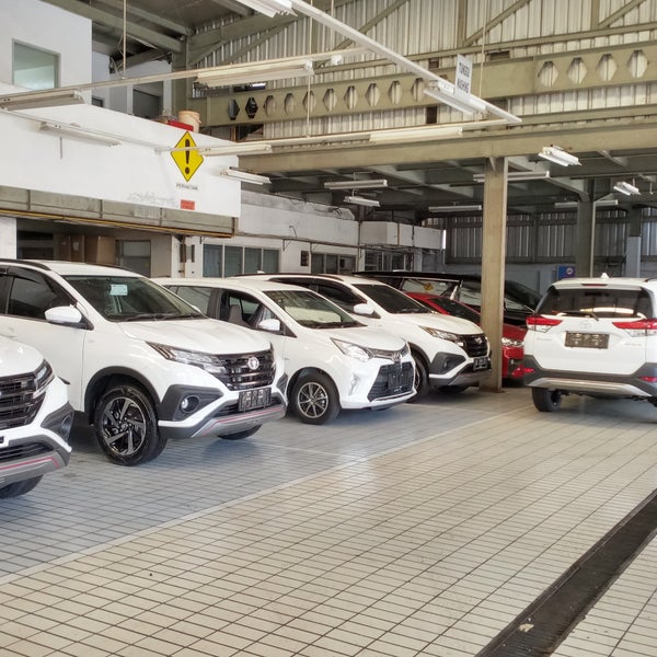 Dealer Toyota Auto2000 Denpasar - Car Dealership