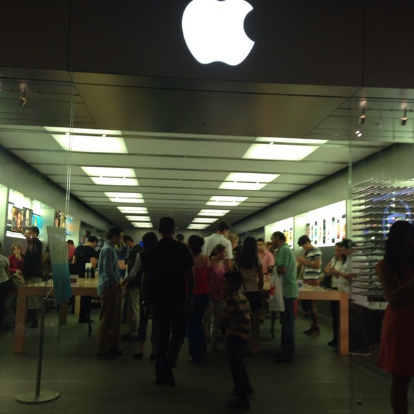 Photos at Apple Houston Galleria - Electronics Store