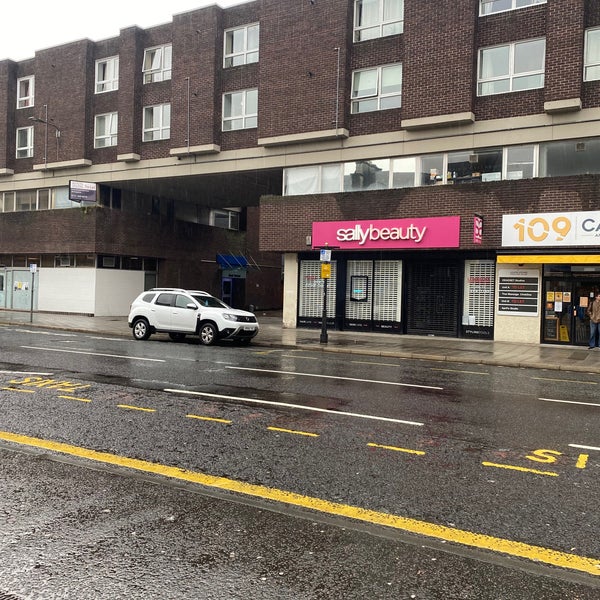Tesco Express - 122-124 South St