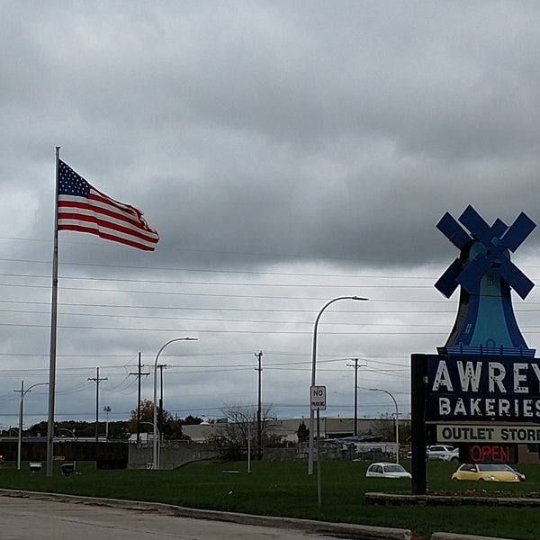 Awrey's Bakery Outlet Store - 5 tips