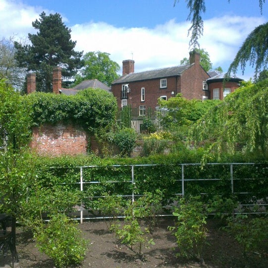 Bantock House Museum - West Midlands, West Midlands