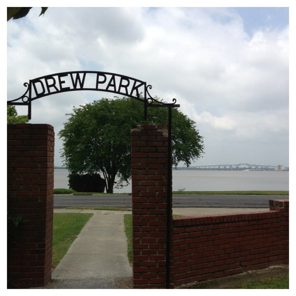 Drew Park - 400-428 Dr.Michael Debakey Dr