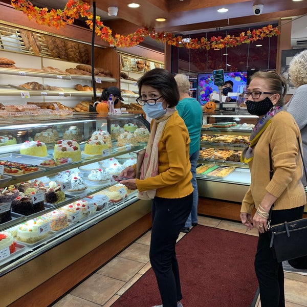 Alfonso's Pastry Shoppe - Westerleigh - 7 tips