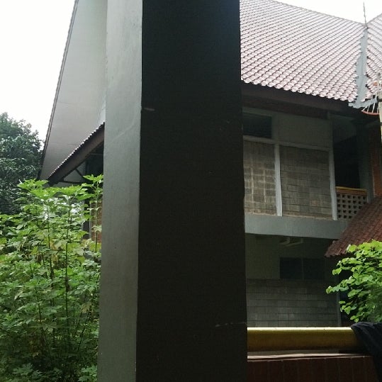 Photos at Pusgiwa UI - Community College in Depok