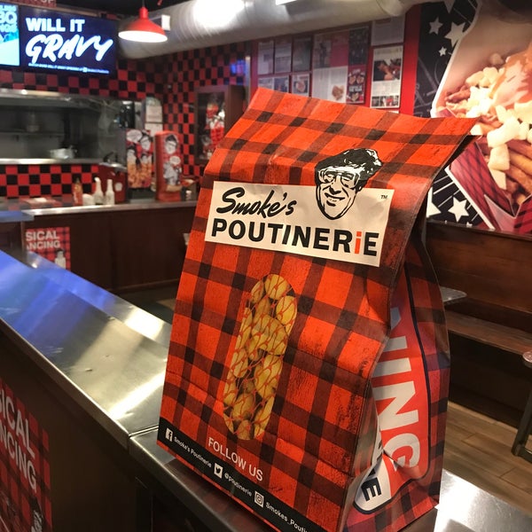 Smoke's Poutinerie - Entertainment District - 79 tips