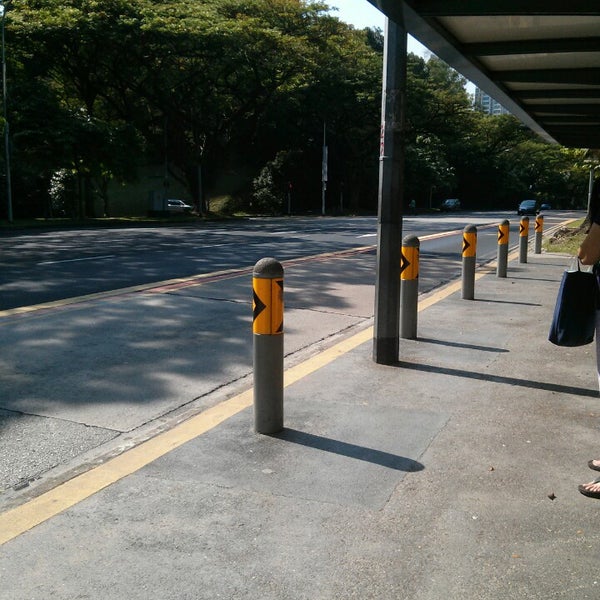 Photos at Bus Stop 09022 (Orchard Stn Exit 13) - Orchard Road - 8 tips