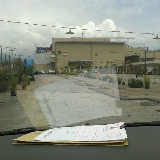 Area Parkir PVJ - Paris Van Java (PVJ)