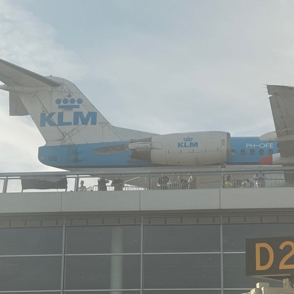 Gate D2 - Airport Gate in Schiphol