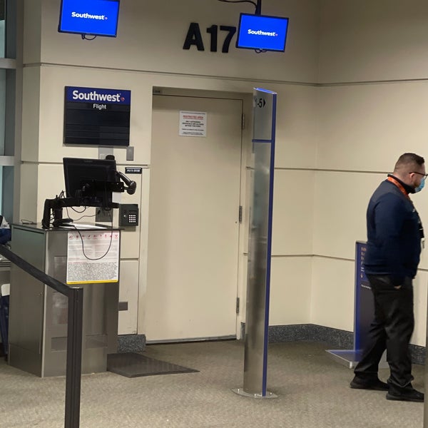 Gate A17 - Airport Gate in Midway Airport
