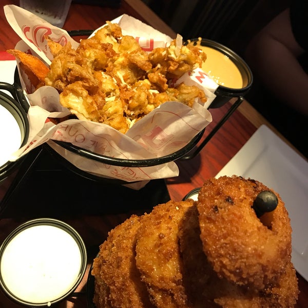 Red Robin Gourmet Burgers and Brews (Now Closed) - Bellevue Square ...