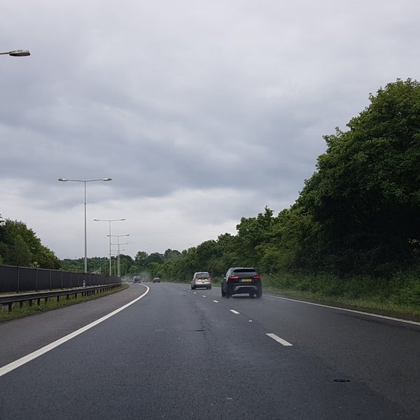 Photos at M25 Junction 16 / M40 Junction 1A - J16 / J1A
