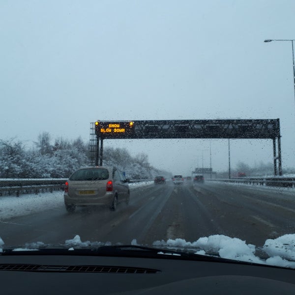 Photos at M25 Junction 16 / M40 Junction 1A - J16 / J1A