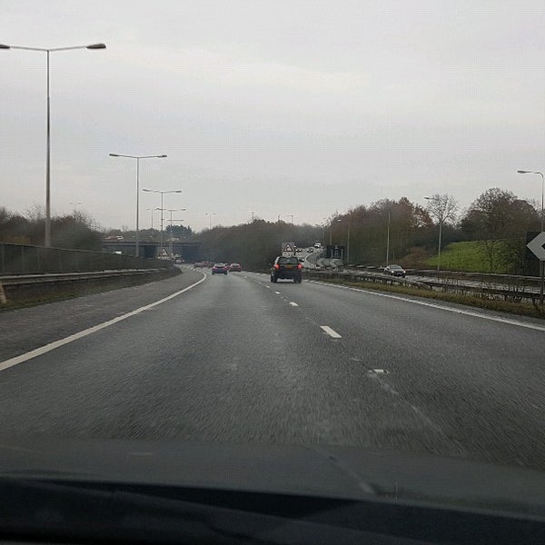 Photos at M25 Junction 16 / M40 Junction 1A - J16 / J1A