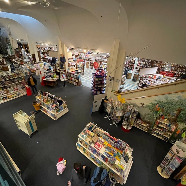 Book Revue (Now Closed) - Bookstore in Huntington