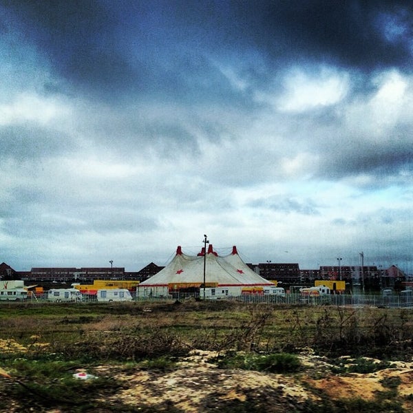 Table View Mall - Shopping Mall in El Cabo