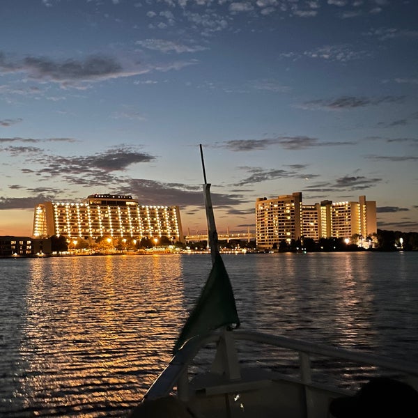 Bay Lake - 9 tips from 2756 visitors