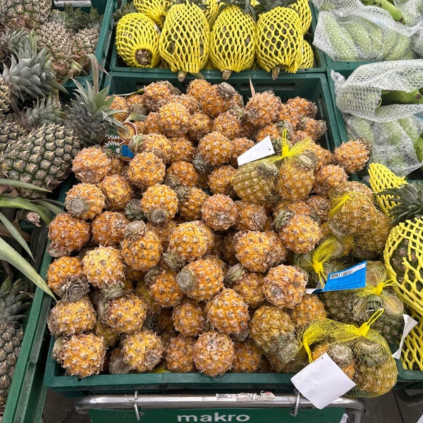 Makro Cash and Carry - Warehouse or Wholesale Store in Koh Samui