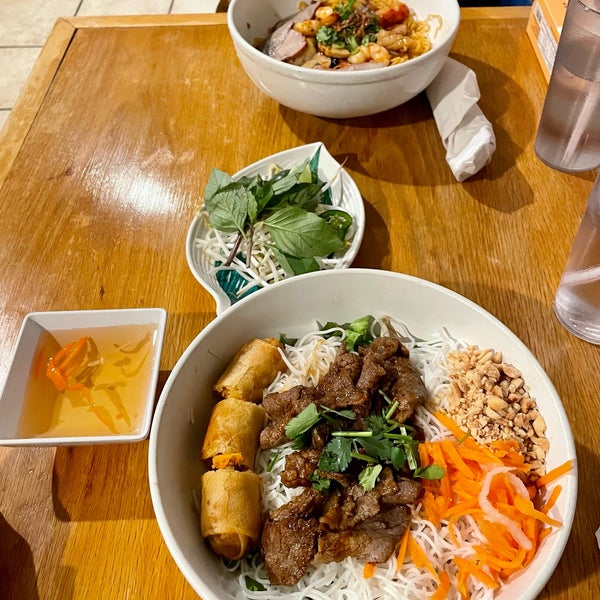 Phó Vân - Vietnamese Restaurant in North Austin