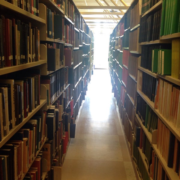 McPherson Library - Mearns Centre for Learning - College Library in ...
