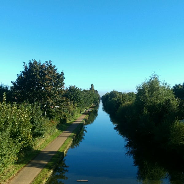 Timperley Metrolink Station - Tram Station in Timperley