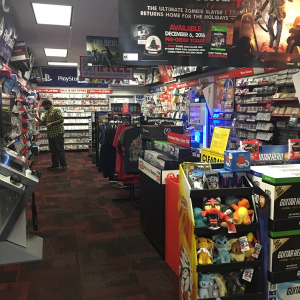 GameStop - West Hills, CA