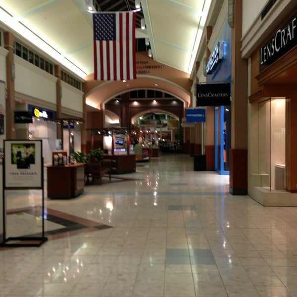 Photos at Pembroke Lakes Mall - Shopping Mall in Pembroke Pines
