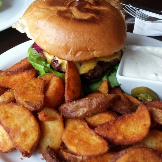 Cowboys Burger Saloon - 27 tips