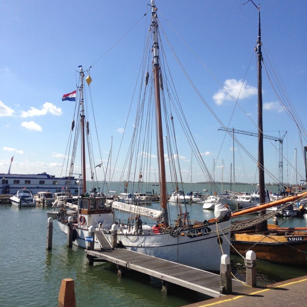 Haven Volendam - Harbor or Marina in Volendam
