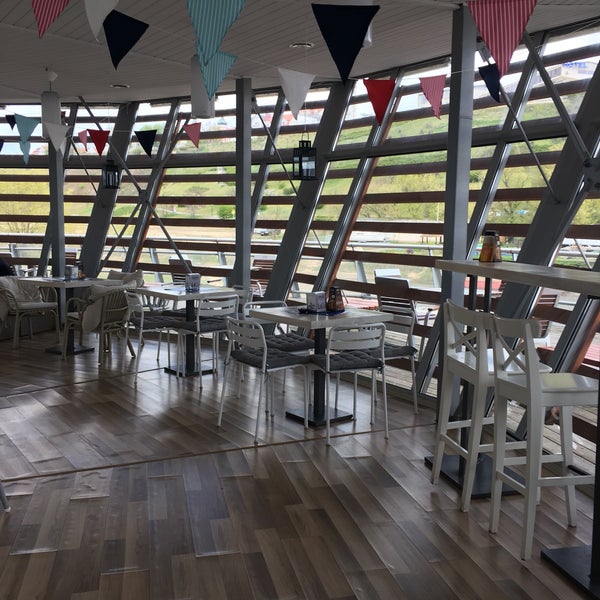 Molo Cafe - Cafeteria