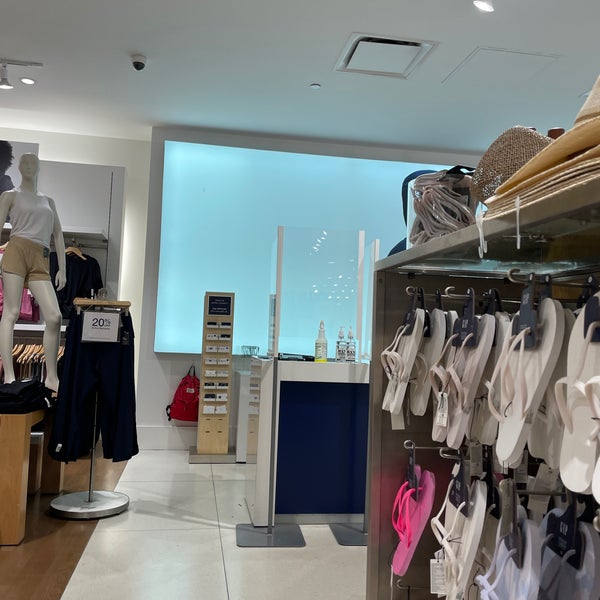 GAP - Clothing Store