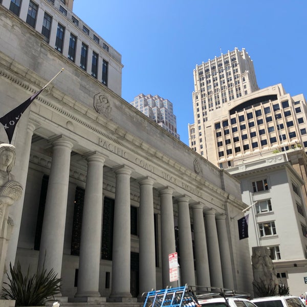 Stock Exchange Tower - Financial District - 3 tips