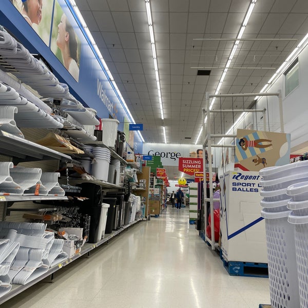 Walmart - Leslieville - Toronto, ON