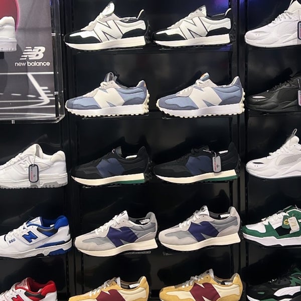 Foot Locker - Shoe Store