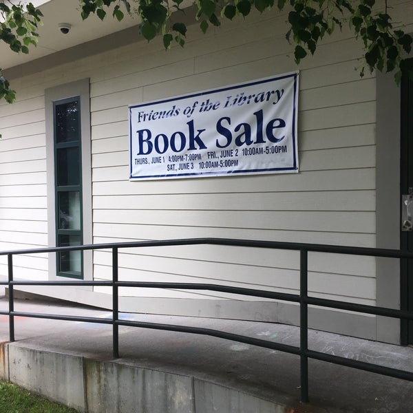 Babylon Public Library - Babylon, NY