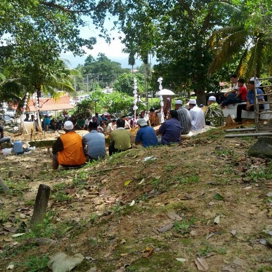 Tanah Perkuburan Islam Limatok - Mosque