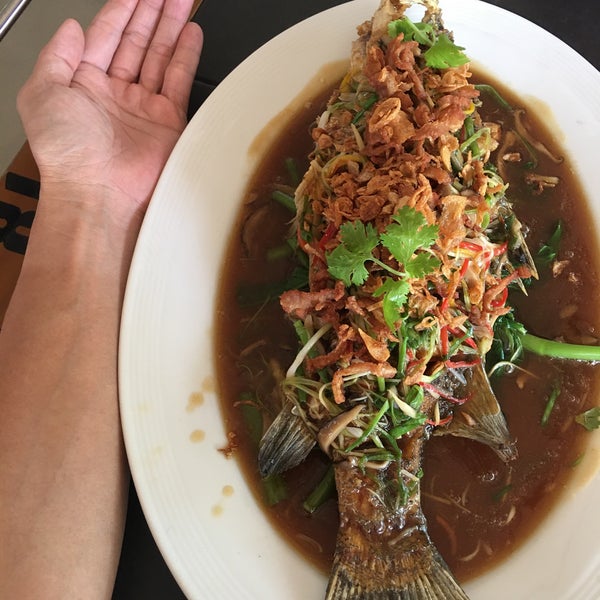 Boss Thai & Seafood Restaurant - ฉะเชิงเทรา, จังหวัดฉะเชิงเทรา