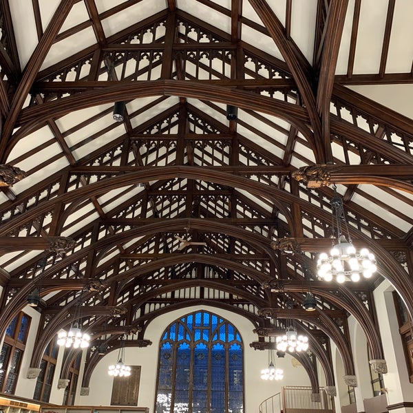 Mount Holyoke College Library - 3 tips from 246 visitors